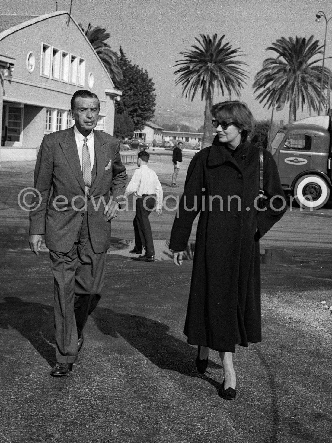 Greta Garbo with American businessman and boyfriend George Schlee (l) arriving at Nice Airport ...
