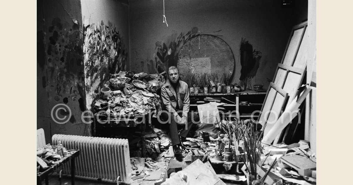 Francis Bacon at his studio, 7 Reece Mews London SW7, 1980. | Edward ...