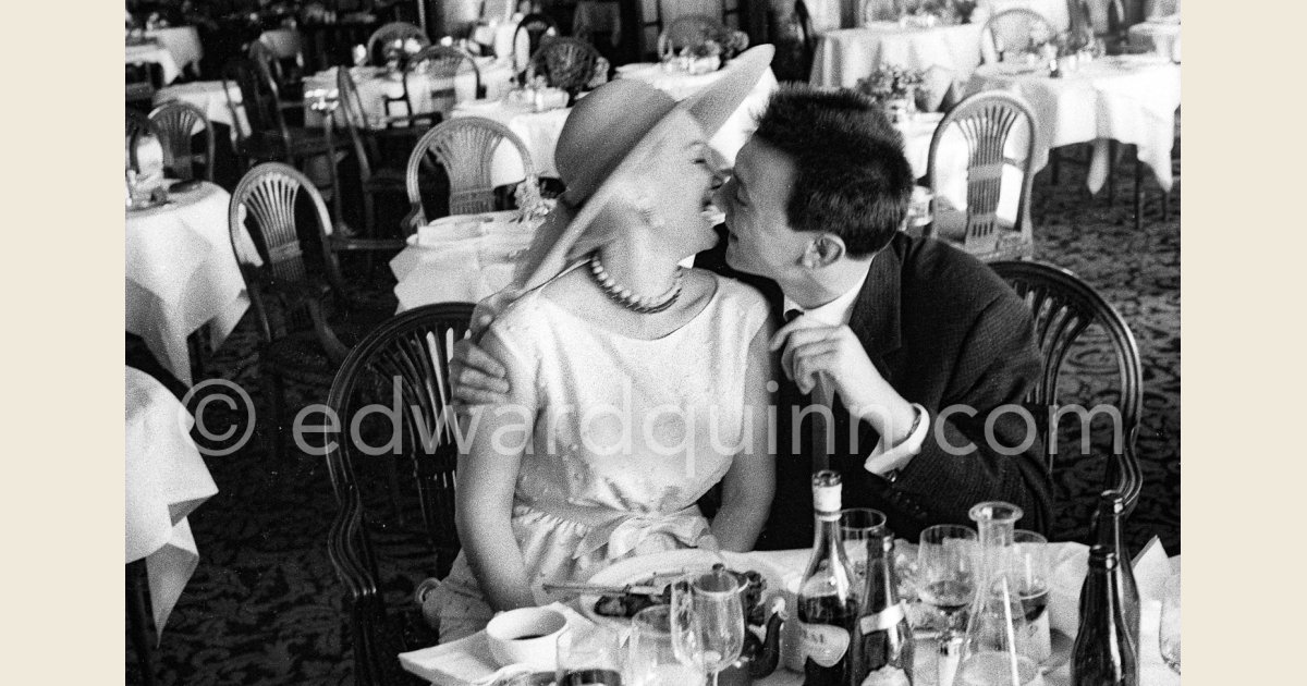 Hungarian actress Zsa Zsa Gabor with the British actor Laurence Harvey ...