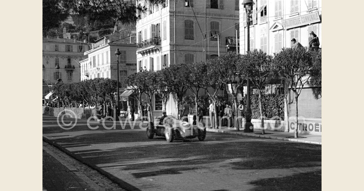 Juan Manuel Fangio, (34) Alfa Romeo 158 Alfetta, winner of the Monaco ...