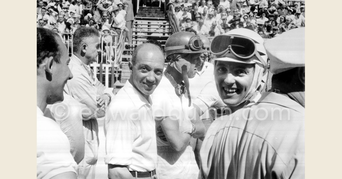 Driver briefing. From right: Cesare Perdisa, Peter Collins, Robert ...