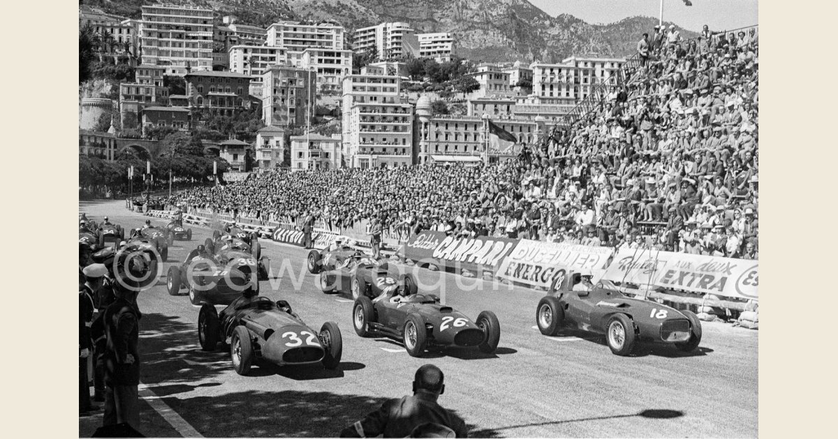 Juan Manuel Fangio, (32) Maserati 250F, Peter Collins, (26) Ferrari 801 ...