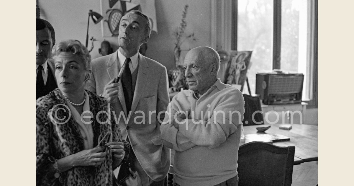 Pablo Picasso with oceanologist Jacques-Yves Cousteau and his wife ...